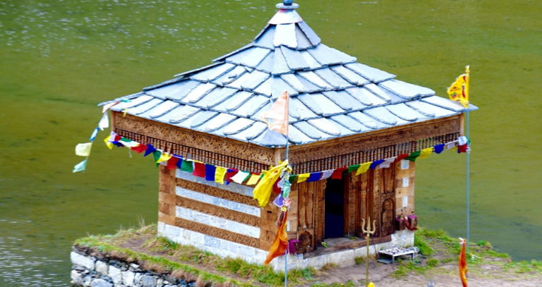 Yulla Kanda: Tallest Krishna Temple in the World